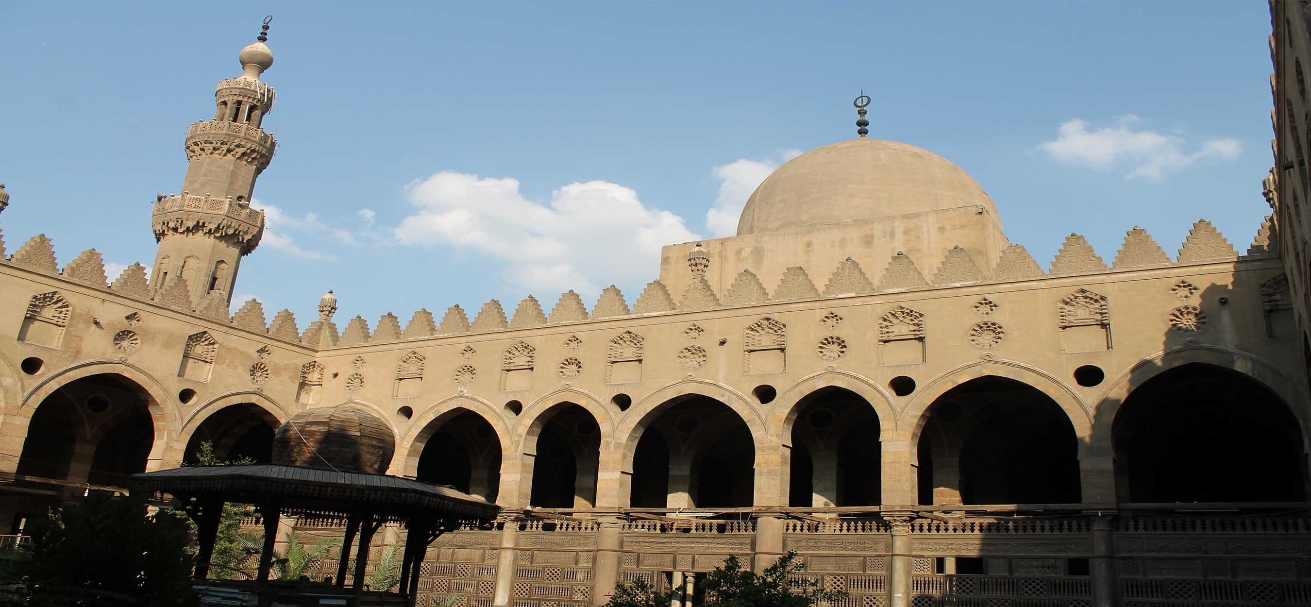 Al Darb Al Ahmar | Explore